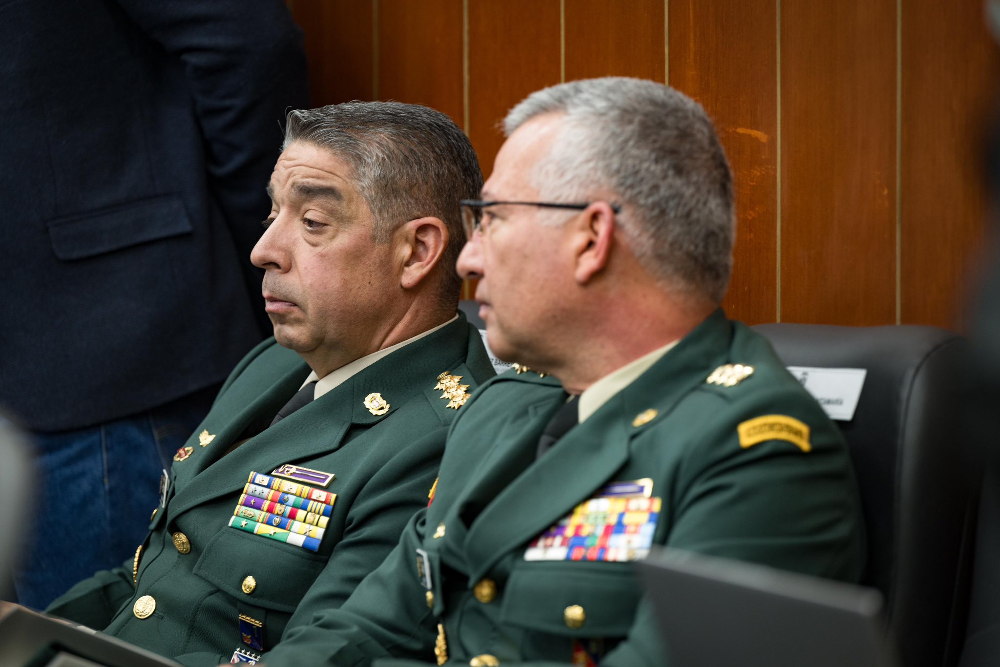 Ministro de Defensa presenta a dos mayores generales para ascenso ante ...